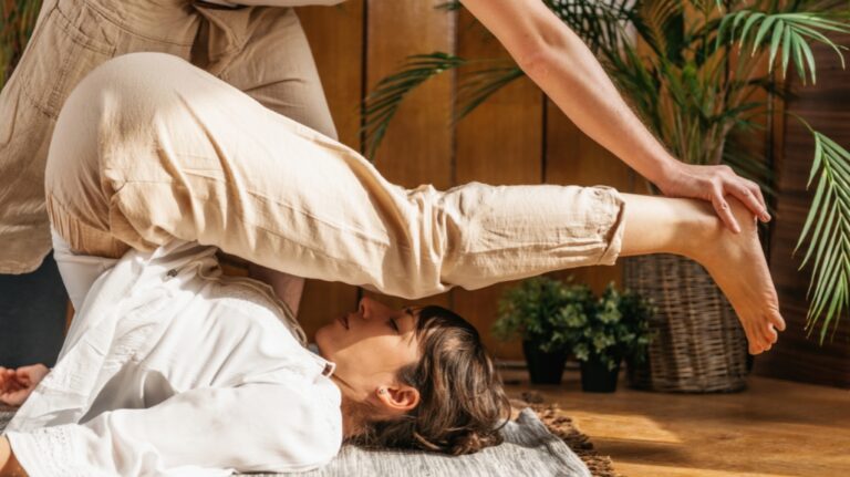 Passive Stretching: What It Is and How to Do It - Stretch4Me